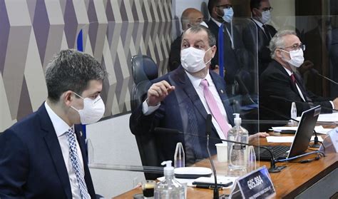 Moraes pede explicações à CPI da Covid sobre pedido de quebra de sigilo telemático de Bolsonaro