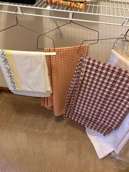 Lot Of Assorted Table Cloths And Runners Bid Assets Online Auctions