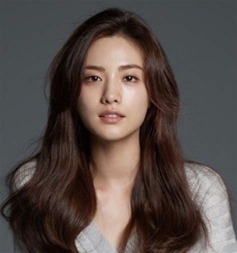 Pin Oleh Carlos J Guzman Di Korean Women Di 2024 Gadis Cantik Rambut Kecantikan