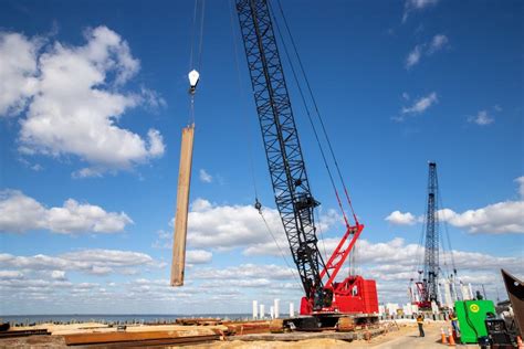 Fleet Of Manitowoc Crawler Cranes Creates New Chapter In History