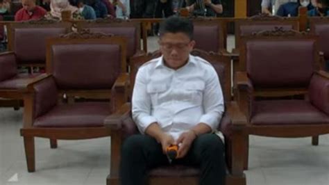 Pengakuan Ferdy Sambo Ambil Pistol Joshua Tembaki Dinding