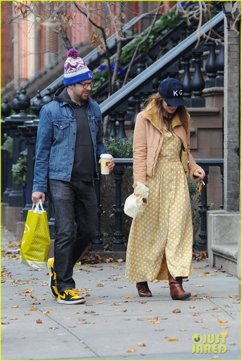 Olivia Wilde And Jason Sudeikis Afternoon Take Out Photo 2614156
