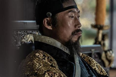 올빼미 유해진 살다 살다 왕 역할을 맡아색다른 경험 아주경제
