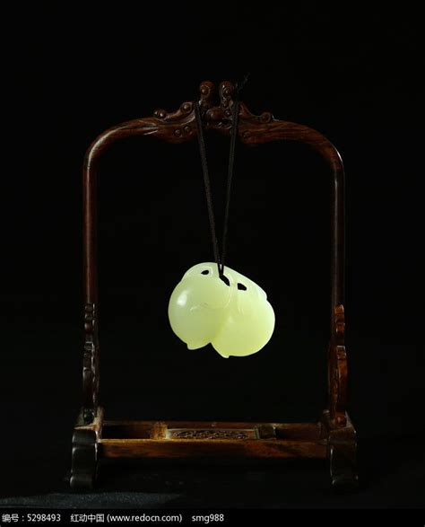 静物拍摄青色和田玉双寿桃挂件透光拍摄高清图片下载红动中国