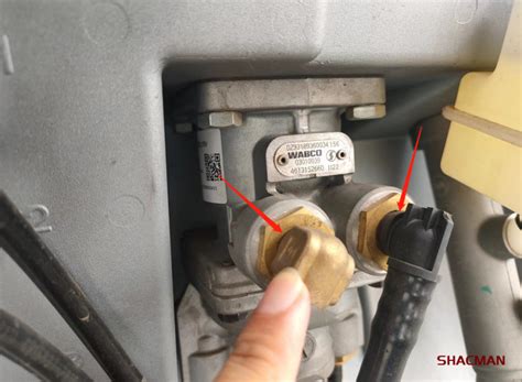 制动总阀气制动阀接头 Master brake valve joint 陕件侠SHACPARTS