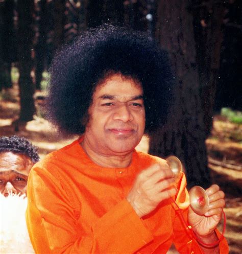 Sathya Sai With Students What Is The Benefit Of Singing Bhajans