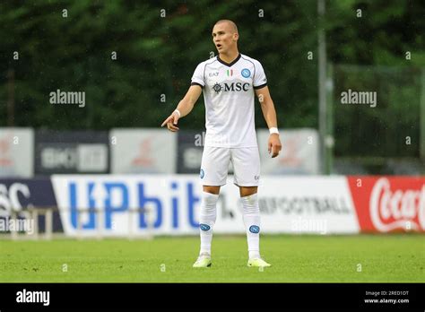 Ssc Napoli S Norwegian Defender Leo Skiri Ostigard Gesticulate During