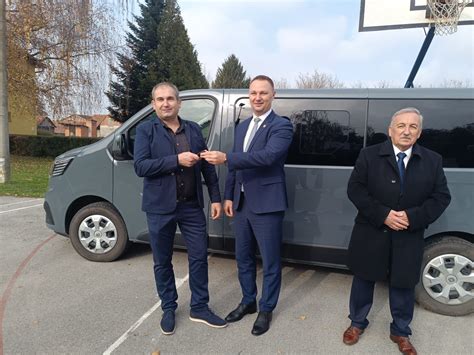 Novo Kombi Vozilo Za OŠ Trnovitica Krugareš