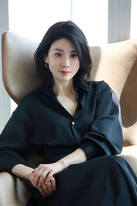 Pin Oleh Manida Di 0 2024 2023 Lee Bo Young Gaya Rambut Untuk Wajah