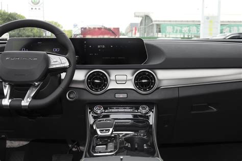 Dfac Forthing T5 Luxury Interior 5 Seat Gasoline Vehicle Luxury 5