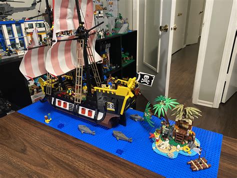 Pirates R Lego