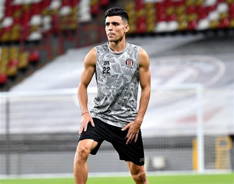 الجزيرة الإماراتي يعلن رحيل أشرف بن شرقي بطولات