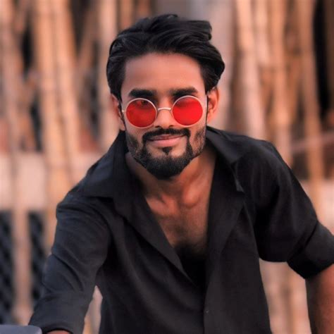 Share Karo Apne 2 Number Wale Dost Ko 😂