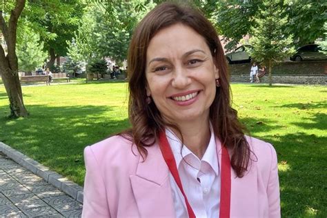 Шест момичета се борят за място по медицина в Пловдив химията ги