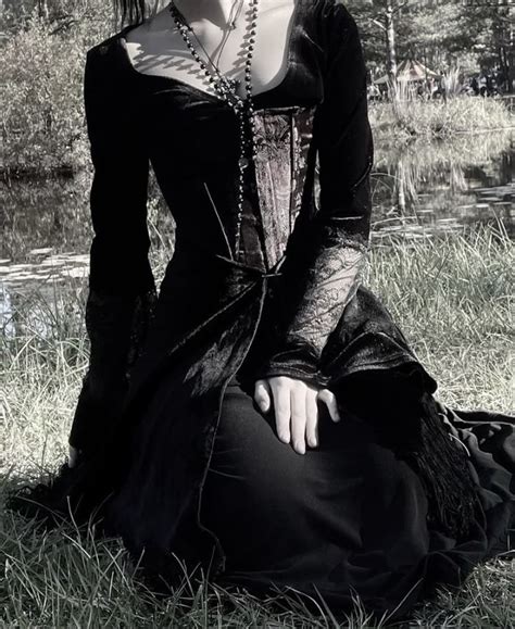 Pin By 𖤐 On Gothic Outfits Goth Outfits Fashion