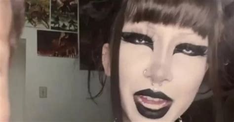 Im An Emo Mum People Stare On The School Run But I Know I Look Amazing The Mirror