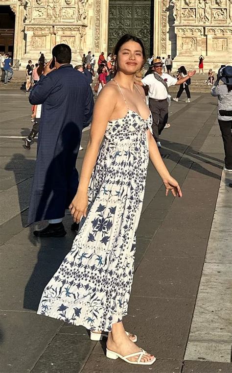 Hannah Ledesmas Feet