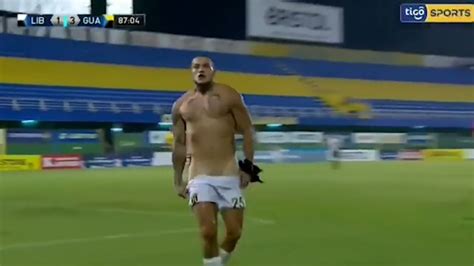 Escándalo En Paraguay Tras La Polémica Celebración De Este Jugador Se