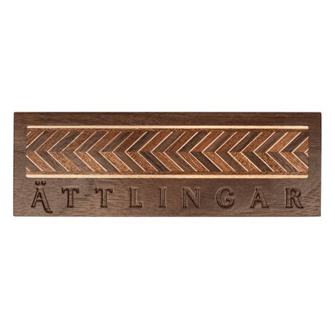 Gustava Walnut Sample