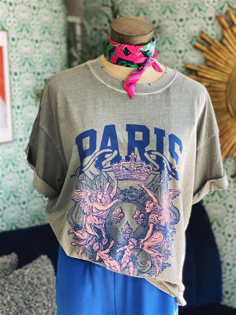 Paris Angels Tee Bungalow 123