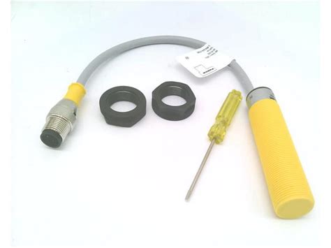 Bcf5 S18 Ap4x 0 2 Rs4t Proximity Switch By Turck