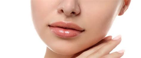 Tanpa Scrub Madu Dan Gula Pasir Begini Cara Bikin Bibir Hitam Jadi