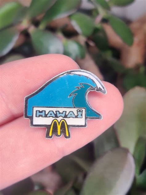 Mcdonalds Hawaii Vintage Enamel Lapel Pin Badge Gem