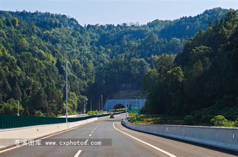 20240521苍溪河地镇天主村绵巴高速凉水村隧道01 苍溪最大的纪实图片网站 苍溪百科图库