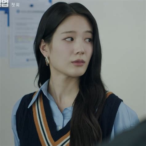 카츠 on Twitter 초희선배 캠퍼스룩 너무 조으다