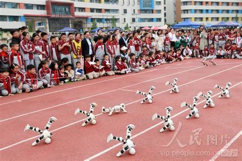 四川绵阳：畅享科技魅力 人民图片网