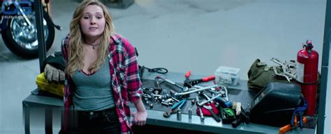 Abigail Breslin Nackt Nacktbilder Playbabe Nacktfotos Fakes Oben Ohne