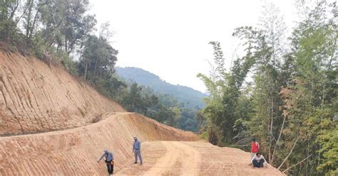 မိုင်းပျဉ်းမြို့နယ်တွင် ကျေးရွာချင်းဆက်လမ်းမြေသားလမ်းဖောက်လုပ်လျက်ရှိ