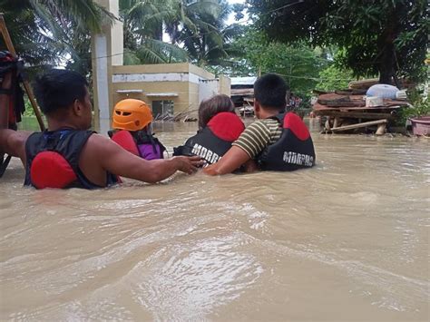 ABS CBN News On Twitter TINGNAN Inilikas Ang Ilang Pamilya Sa Brgy
