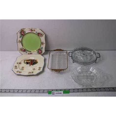 Glass Dishes With Dividers And Misc Bodnarus Auctioneering