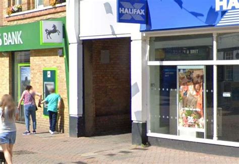 Teenager 18 Confirmed Dead After Dartford Stabbing As Two Men