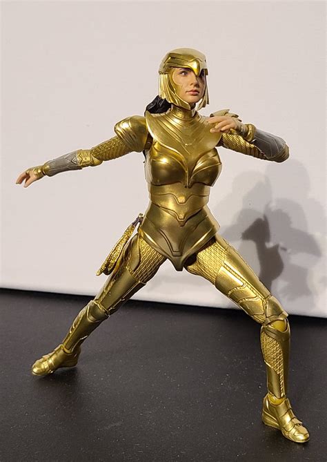 S H Figuarts Wonder Woman Golden Armor
