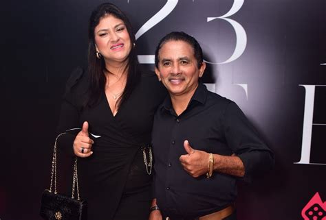 Novo Amor Manoel Gomes Do Hit Caneta Azul Troca Beijos Em Aniversário