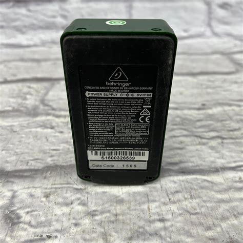 Behringer Echo Machine Delay Pedal Evolution Music