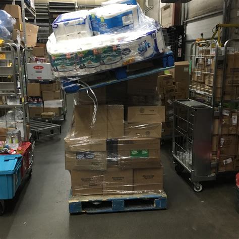 Walmart Cant Stack Pallets Correctly Xpost Rwalmart Rosha