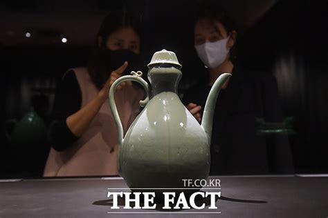 고려의 푸른빛과 만나다…국립중앙박물관 청자실 공개 [tf사진관] 포토 기사 더팩트