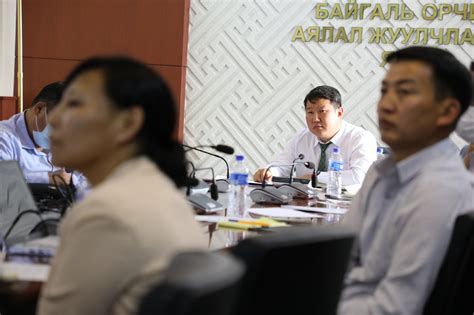 ШИНЖЛЭХ УХААНЧ ШИЙДЛИЙГ ДЭМЖИЖ АЖИЛЛАНА