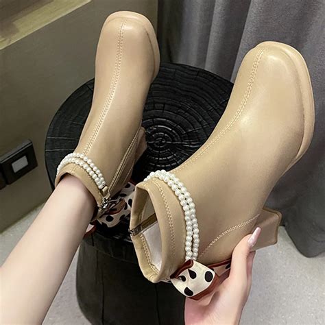 Chelsea Pearl Feet