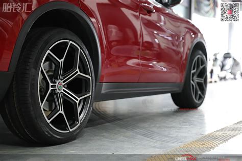 阿尔法罗密欧stelvio与国产脸圈facewheels Fw S03黑色车面 升级实例 胎铃汇官网