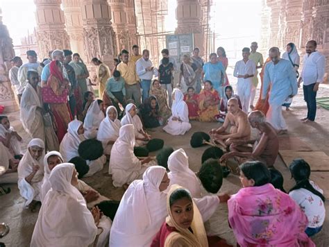 मुनि श्री प्रणम्य सागर जी का कुंडलपुर में भव्य मंगल प्रवेश आर्यिका