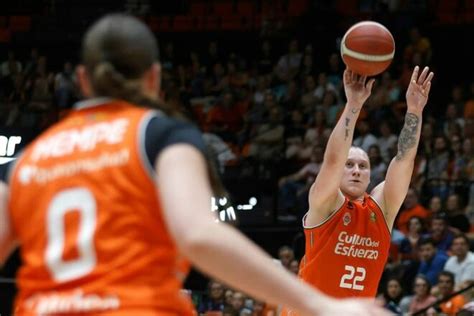 13 очок Ягупової допомогли Валенсії вийти у фінал чемпіонату Іспанії Читайте на Ukr Net