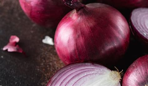 ما الفرق بين البصل الأصفر والأحمر والأخضر؟ 1 2 حلول ذكية للمشاكل اليومية