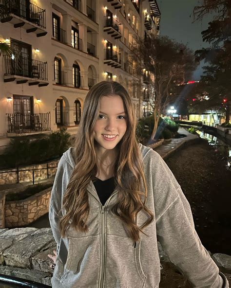 Ella Morrow Theellamorrow • Instagram Photos And Videos