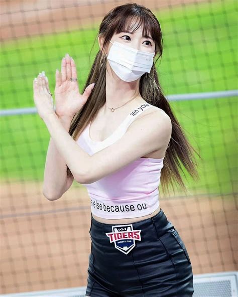 Kim Hanna에 있는 Min Kook Oppa님의 핀