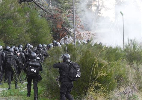 Un Desalojo Reaviva El Conflicto Mapuche En La Patagonia Argentina El