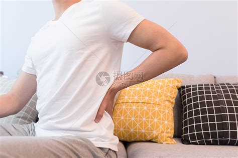 腰肌劳损的男性高清图片下载 正版图片500722606 摄图网